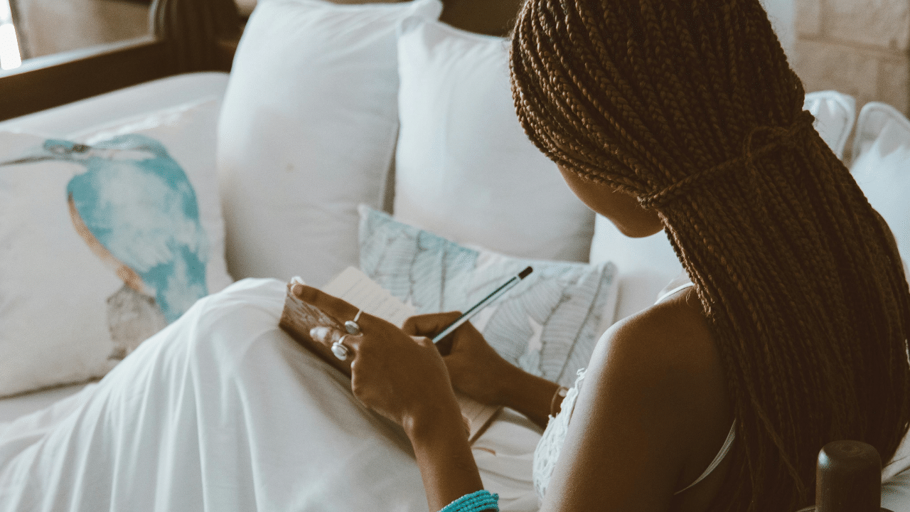 Love Note Day 2025: Manifest Love With Handwritten Notes